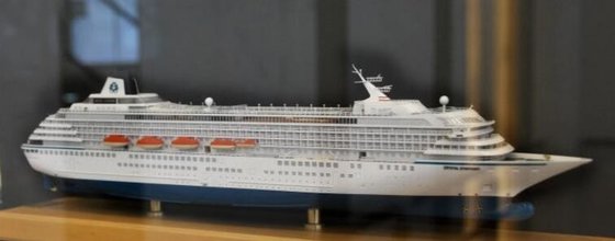 China Exquisite Disney Cruise Model Crystal Serenity Cruise Ship Shaped , Offset Printing supplier