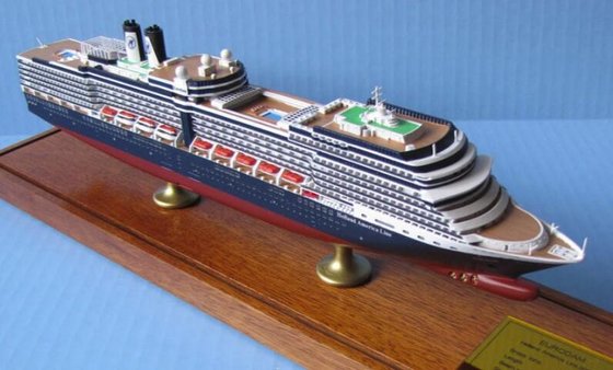 China Signature Class Cruise Ship Business Model , MS Eurodam Cruise Ship Models supplier