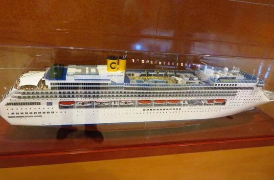 China Costa Victoria Cruise Ship Plastic Cruise Ship Models With High Simulation , Ivory White supplier