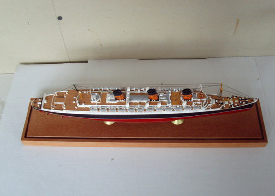 China Scale 1:900 High End Queen Mary Model , Handcrafted Model Ships For Anniversary Collection supplier