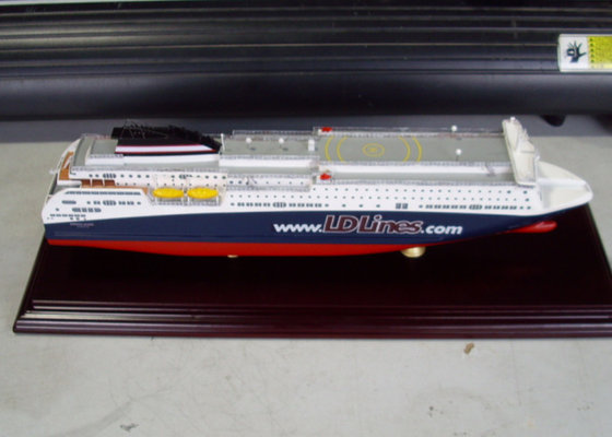 China Ld Lines  Cruise Container Ship Models With Acrylic Material Pedestal Material supplier