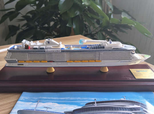 China Woodiness Passenger Ship Models Royal Caribbean Anthem Of The Seas Shaped supplier
