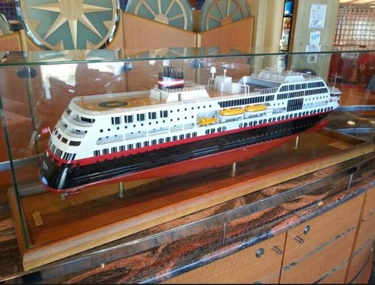 MS Trollfjord Custom Ship Models Gifts Type With Injection Mold Making Container Material supplier