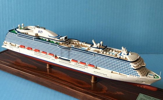 Royal Princess Cruise Ship Models ,  Composite Paint Wooden Boat Models supplier