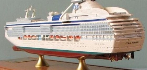 Coral Princess Toy Cruise Ship Model , Ocean Liner Models With Alloy Casting Container Material supplier