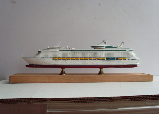 Scale 1:900 Ivory - White Voyager Of The Seas Model For University School Teaching Model supplier