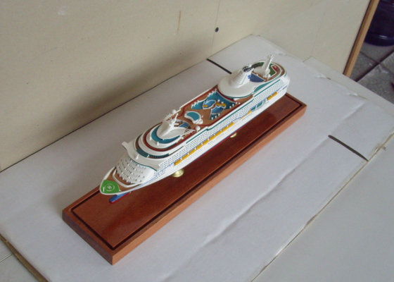 Scale 1:900 Ivory - White Voyager Of The Seas Model For University School Teaching Model supplier