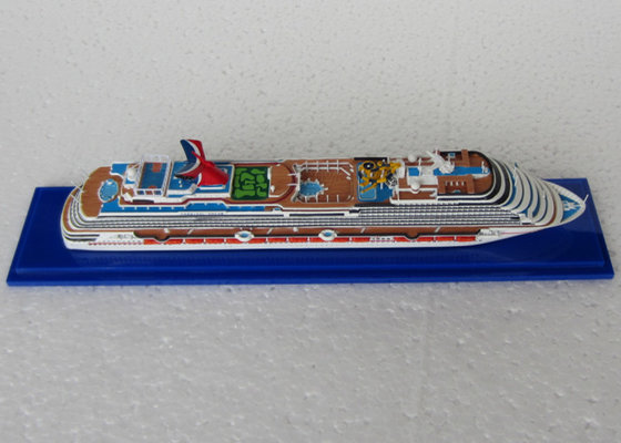 Scale 1:1200 Outdoor Decoration Carnival Dream Cruise Ship Model With Alloy Diecast  Anchor Material supplier